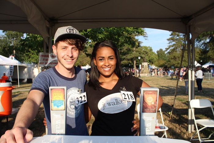 taste-beer-vendor